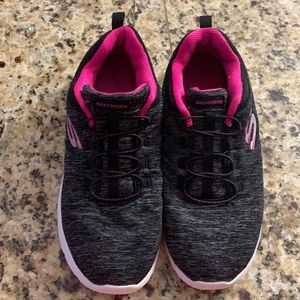 Skechers Shoes | Skechers Silver Weaved Slip On Sneakers Sz 85 | Poshmark